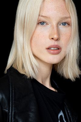 THE WOLVES MODEL MANAGEMENT - development